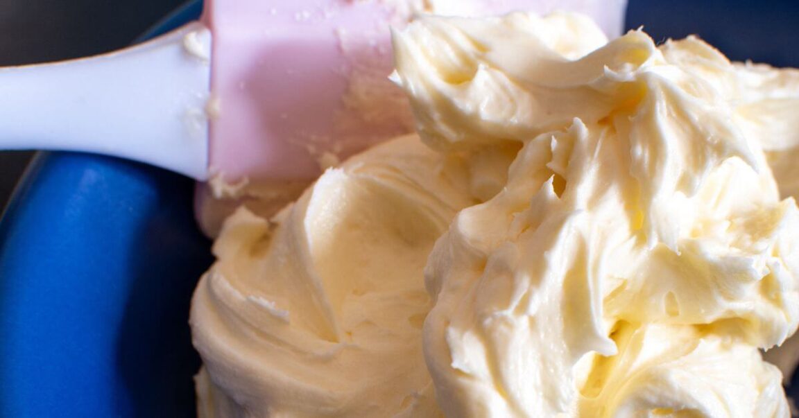 How to Make Icing with Regular Sugar and Water