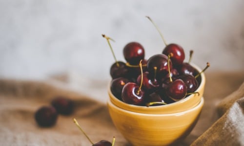 How to Eat Cherries: Tips for Enjoying This Sweet Fruit Properly