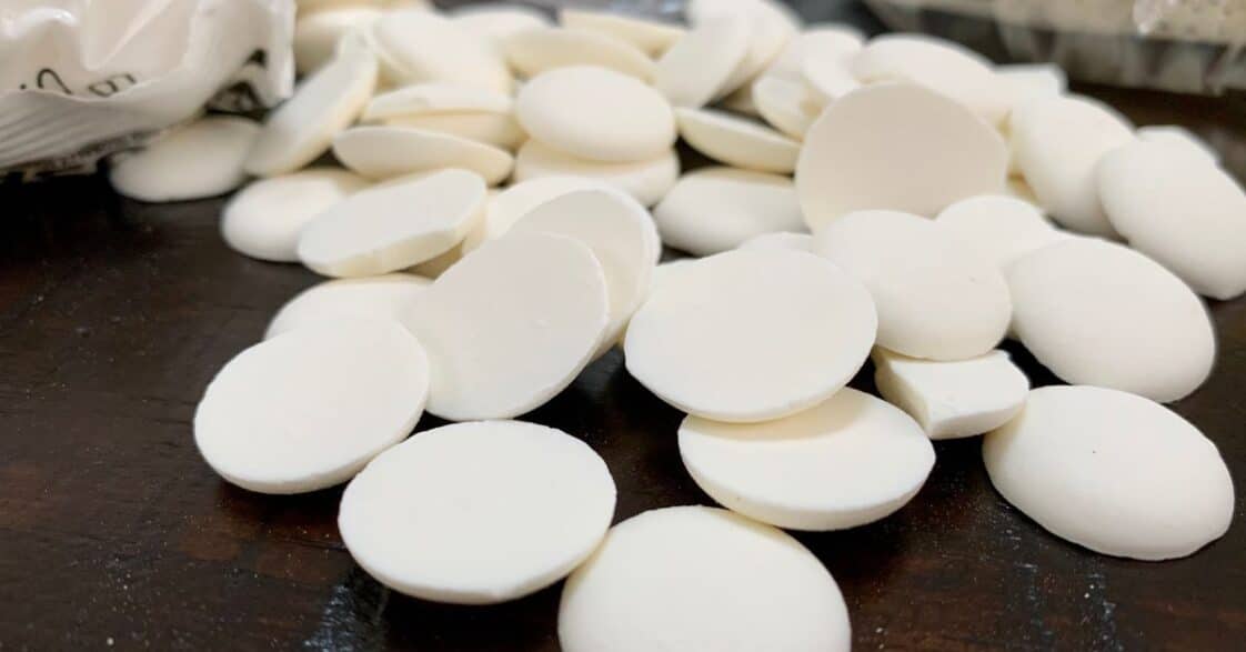 Melting Wafers vs Candy Melts: Choosing the Best for Your Sweet Creations