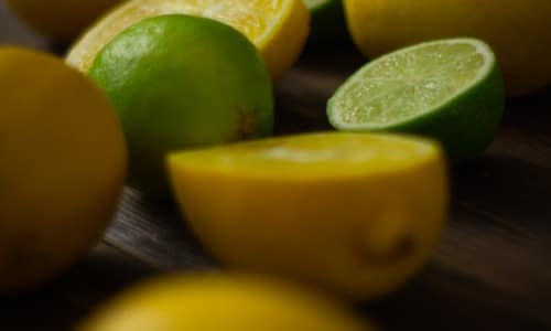Acidity of Lemon vs Lime: Comparing Citrus pH Levels