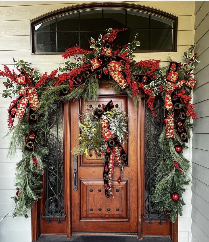 25 Impressive Christmas Door Decorations to Welcome Your Guests This ...