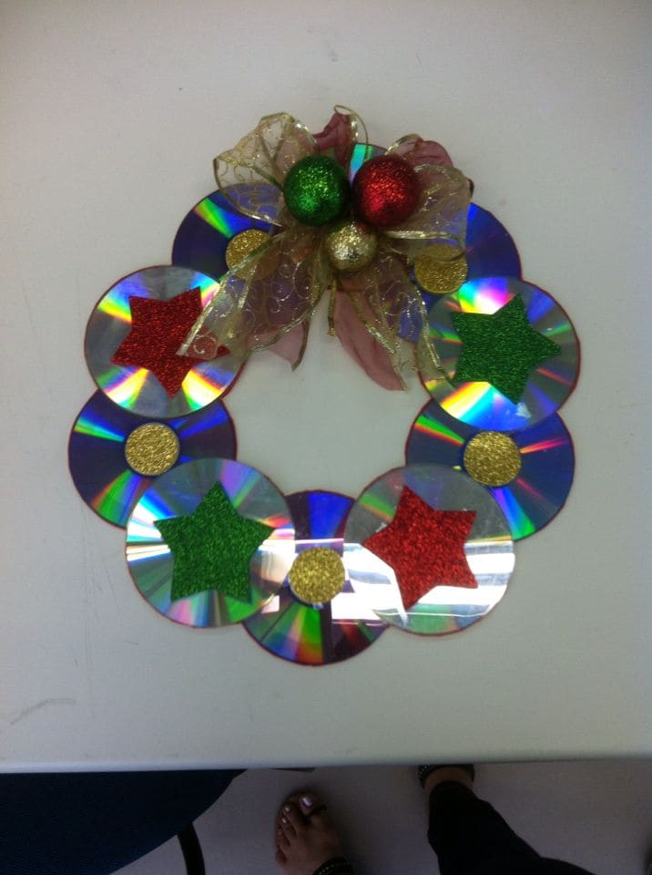 28 Unique Recycled Christmas Wreath Ideas to Elevate Your Holiday Decor